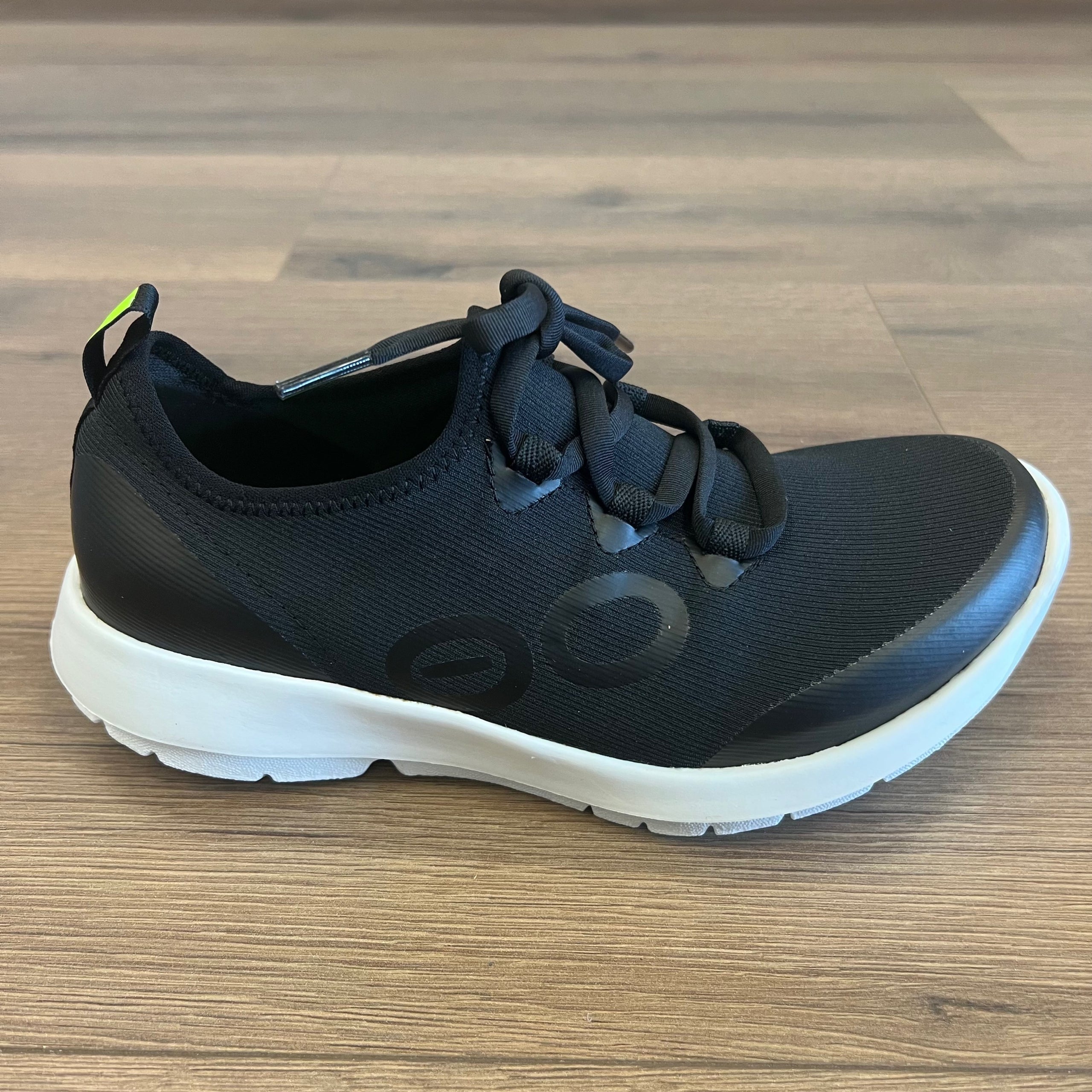 Oofos - Oomg Sport Lace - White/Black - Women | Solid Rock Running Company